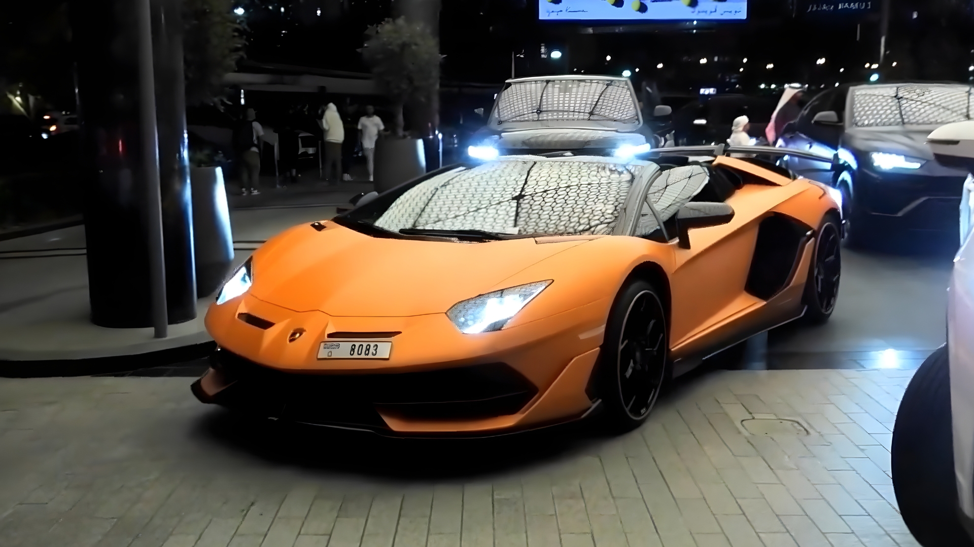 $600.000 Aventador SVJ Roars Through Dubai