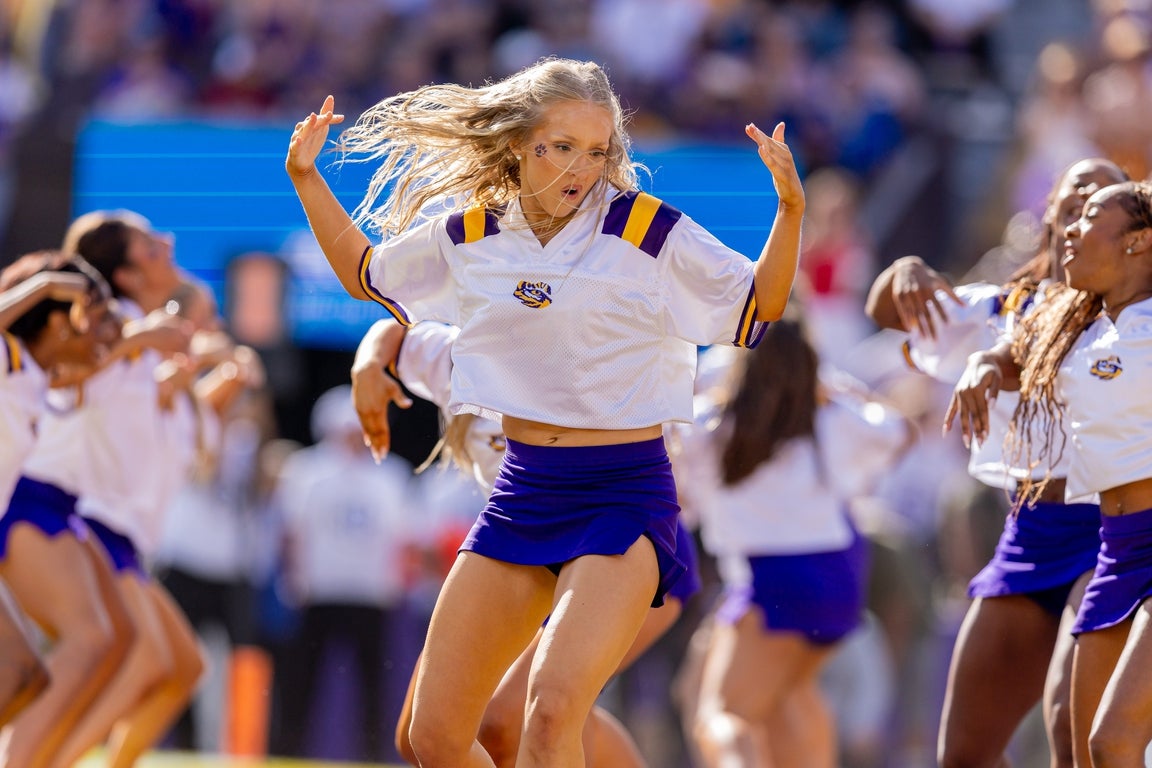 Terrific photos spotlight LSU’s Tiger Girls and cheer traditions