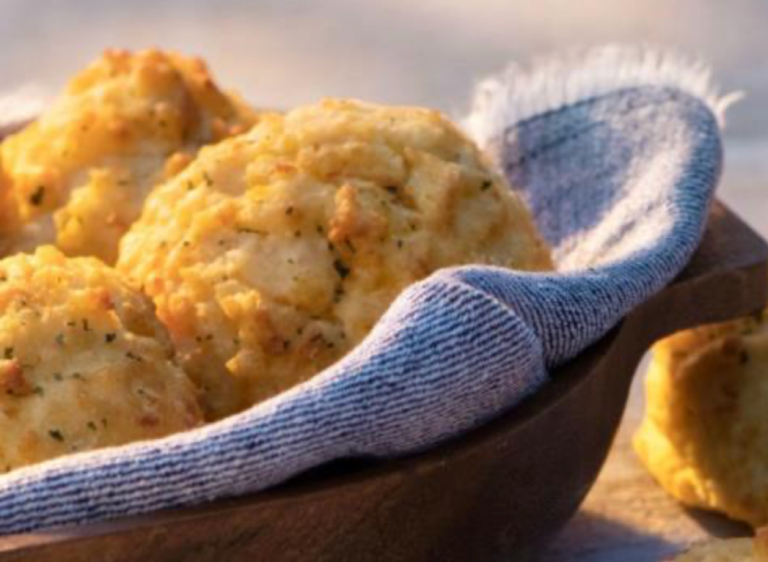 5 Restaurant Chains People Say Have the Best Biscuits