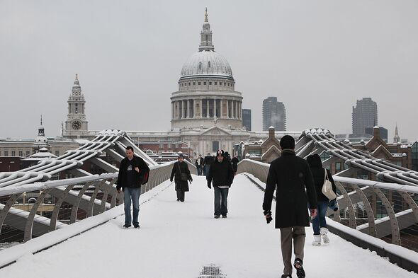 UK weather maps show snow hitting 80 towns and cities across the UK ...