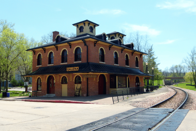 9 Small-Town Gems Along the Great River Road: Your Family’s Next ...