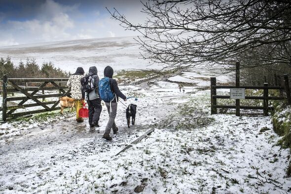 UK weather maps show snow blizzards as far south as Devon and Cornwall ...