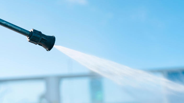 12 Things To Know Before Pressure Washing A Concrete Driveway