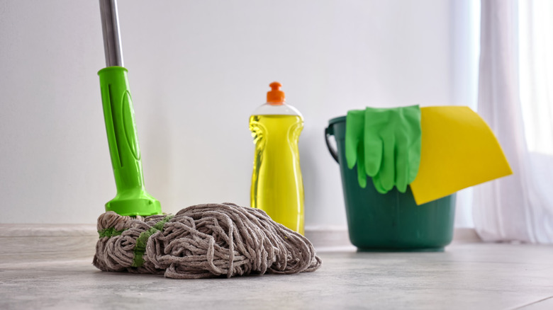 The 2-Ingredient Mop Mix That Cuts Grease And Leaves Kitchen Floors ...