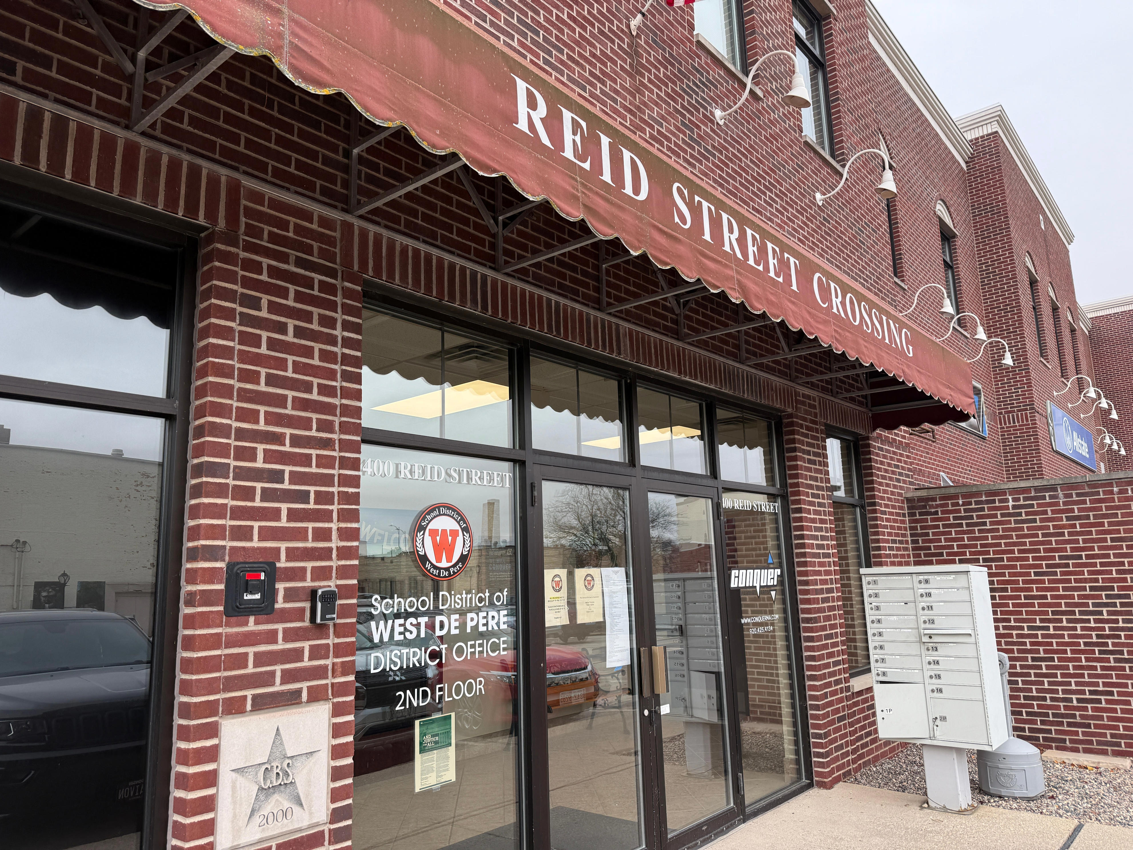 West De Pere School District buys new office building, charter school ...
