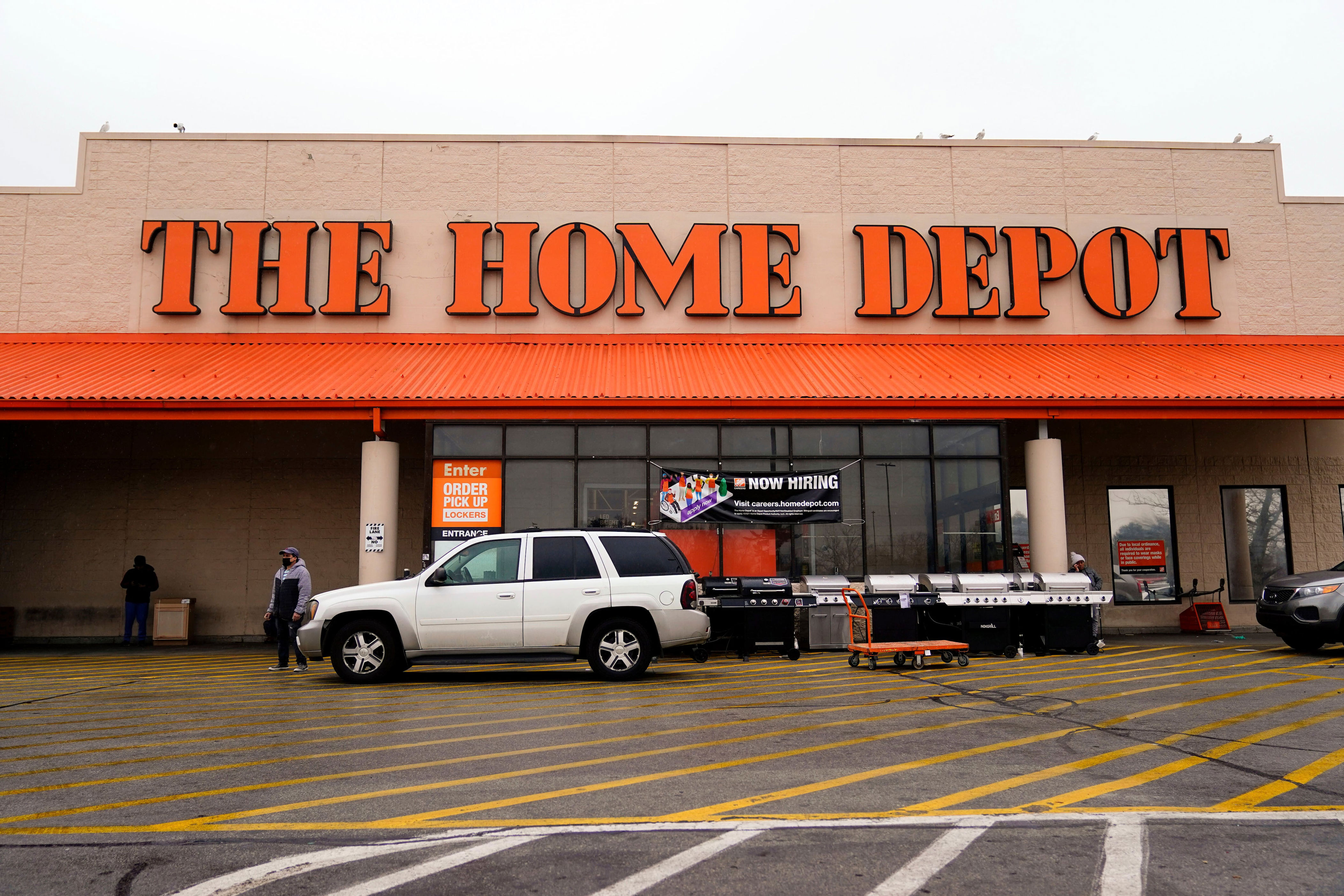 Home Depot reports $3.6 billion net earnings for third quarter