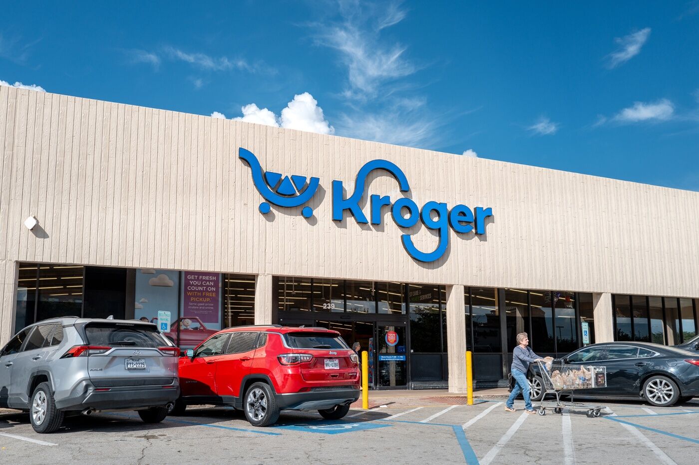 Kroger to Close Delivery Centers, Take $2.6 Billion Hit