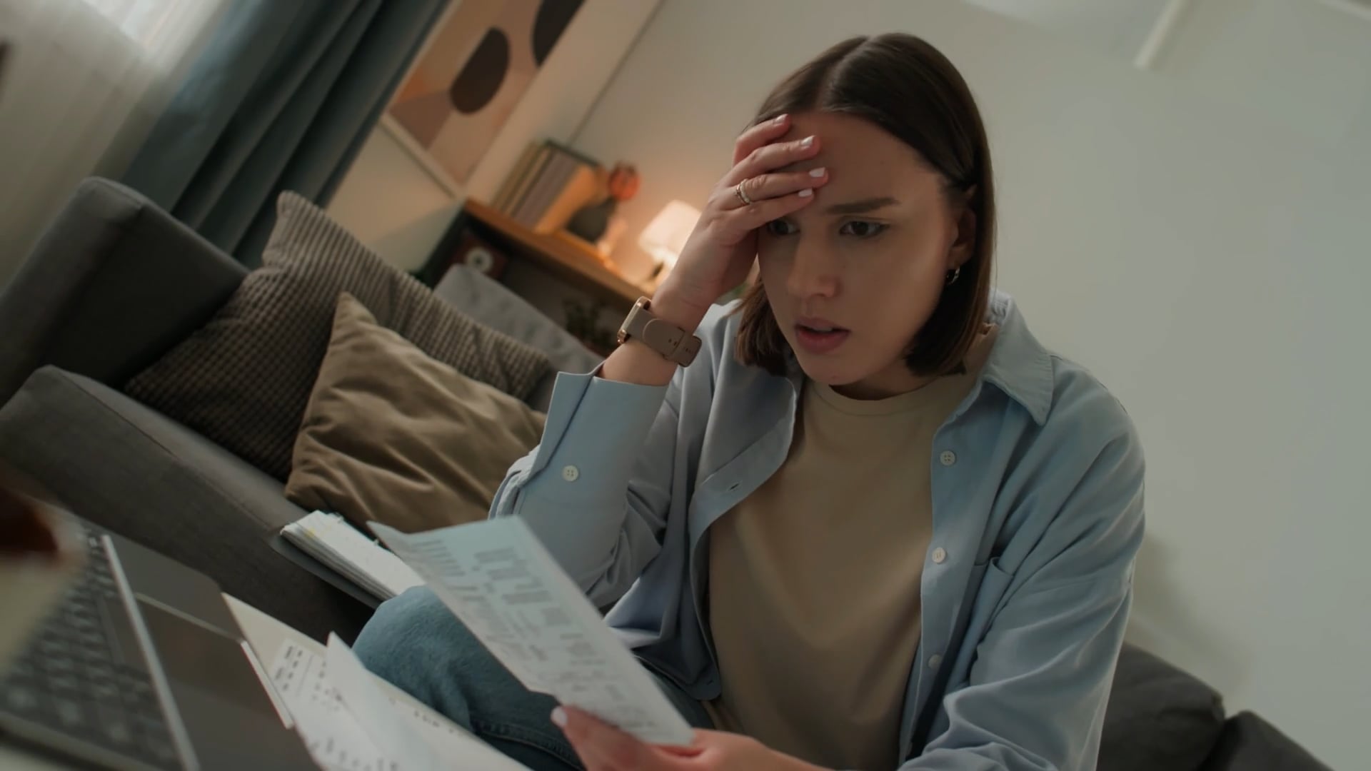 Credit card debt hits $1.23 trillion as America splits into financial ...