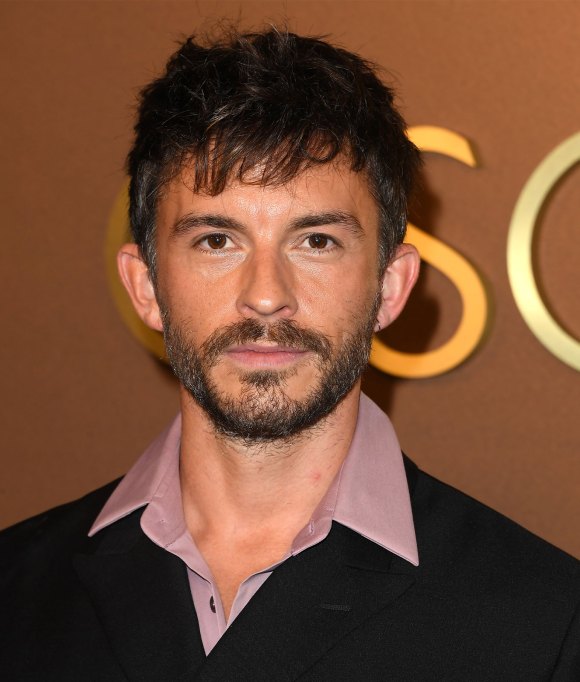 Jonathan Bailey Debuts a New Hairstyle-and We're Swooning