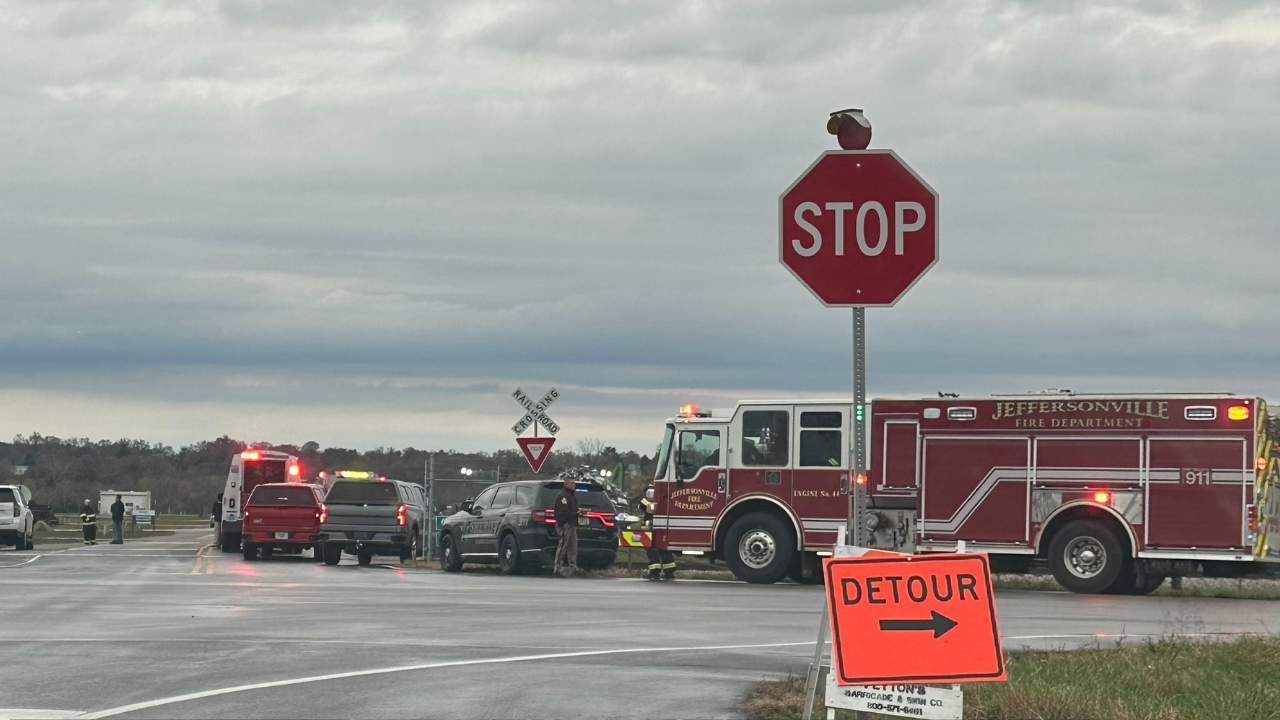 5,000 gallons of hydrochloric acid spills in Jeffersonville; no threat ...