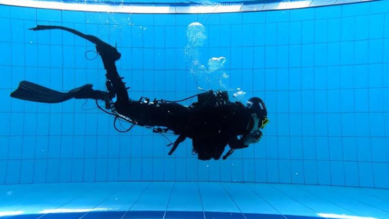 World’s first robotic exoskeleton makes diving easier, reduces muscle ...