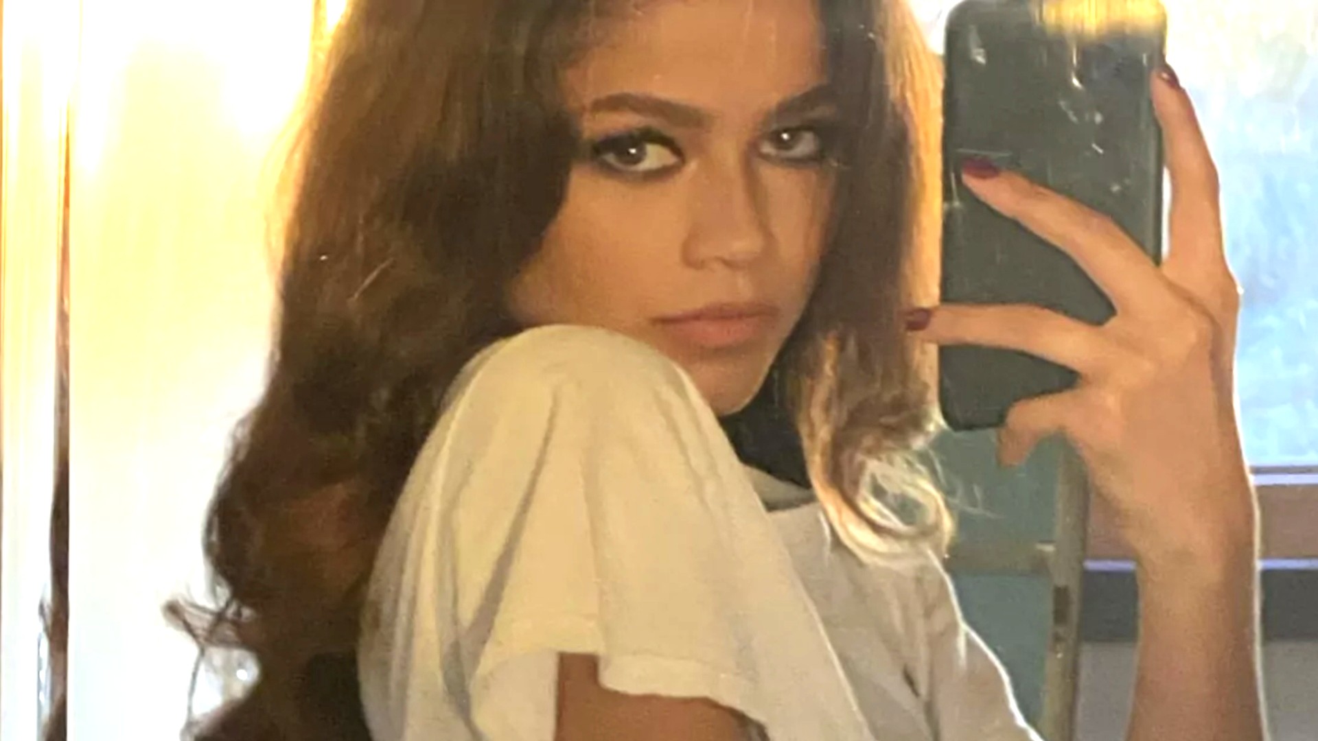 Zendaya laat fansharten smelten met haar natuurlijke krullen