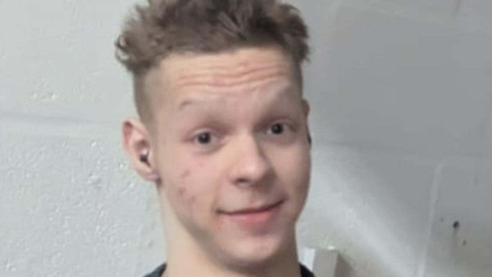 Fresh appeal for missing teenager last seen in castle grounds