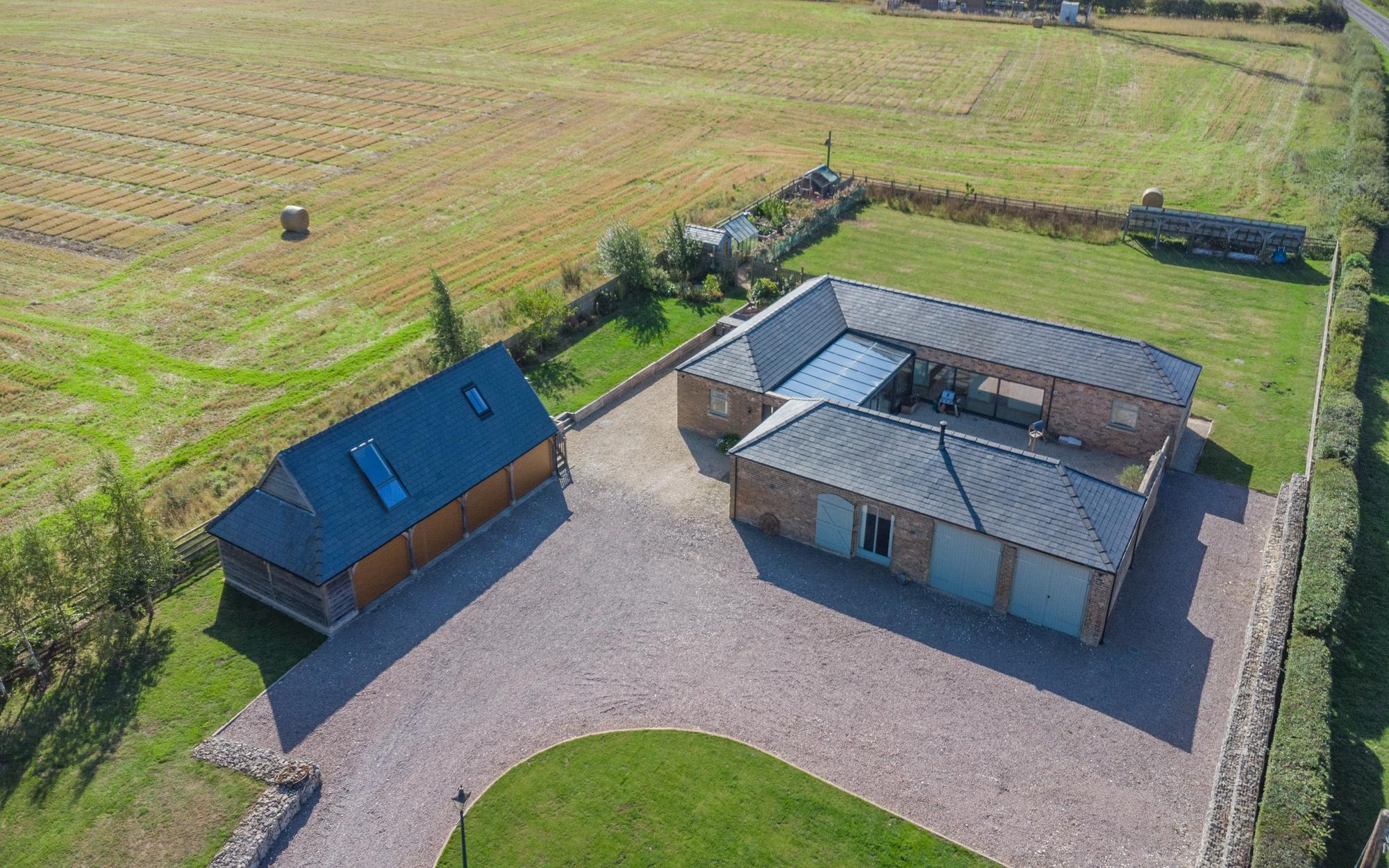 STAR PROPERTY: Light and airy barn conversion, with courtyard, annexe ...