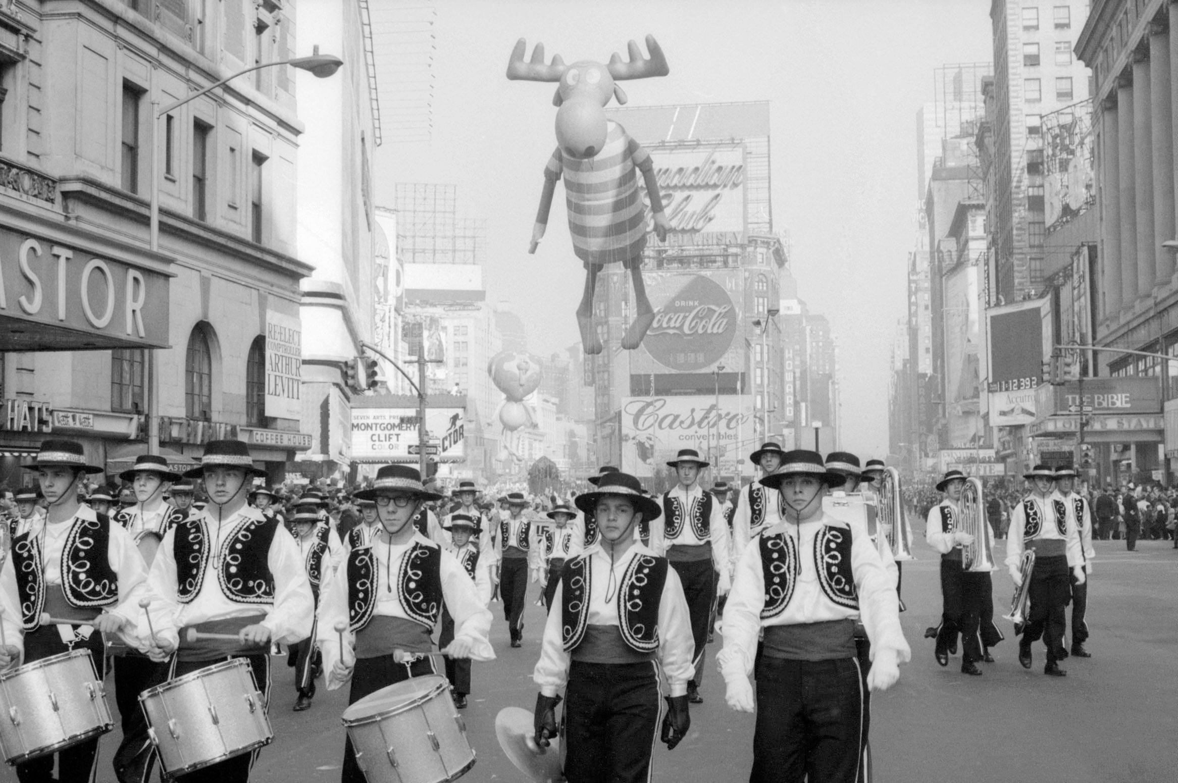 The Macy's Thanksgiving Day Parade has a Stranger Things float this ...