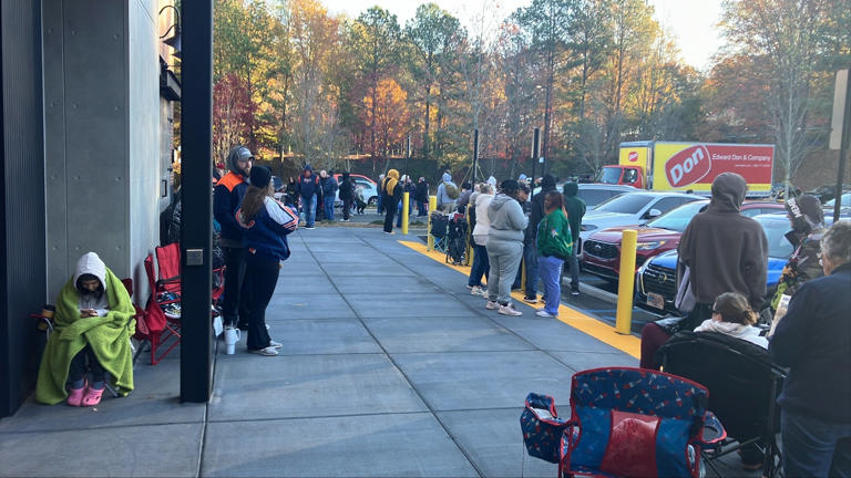 Portillo’s holds grand opening for first Georgia location