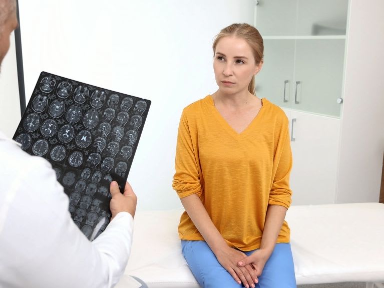 Noch vor dem 65. Lebensjahr: Diese Symptome für Frühdemenz sollten Sie ...