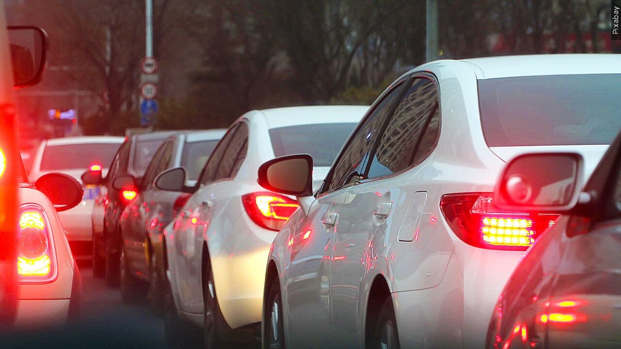 Fewer Americans planning to drive for Thanksgiving, survey says