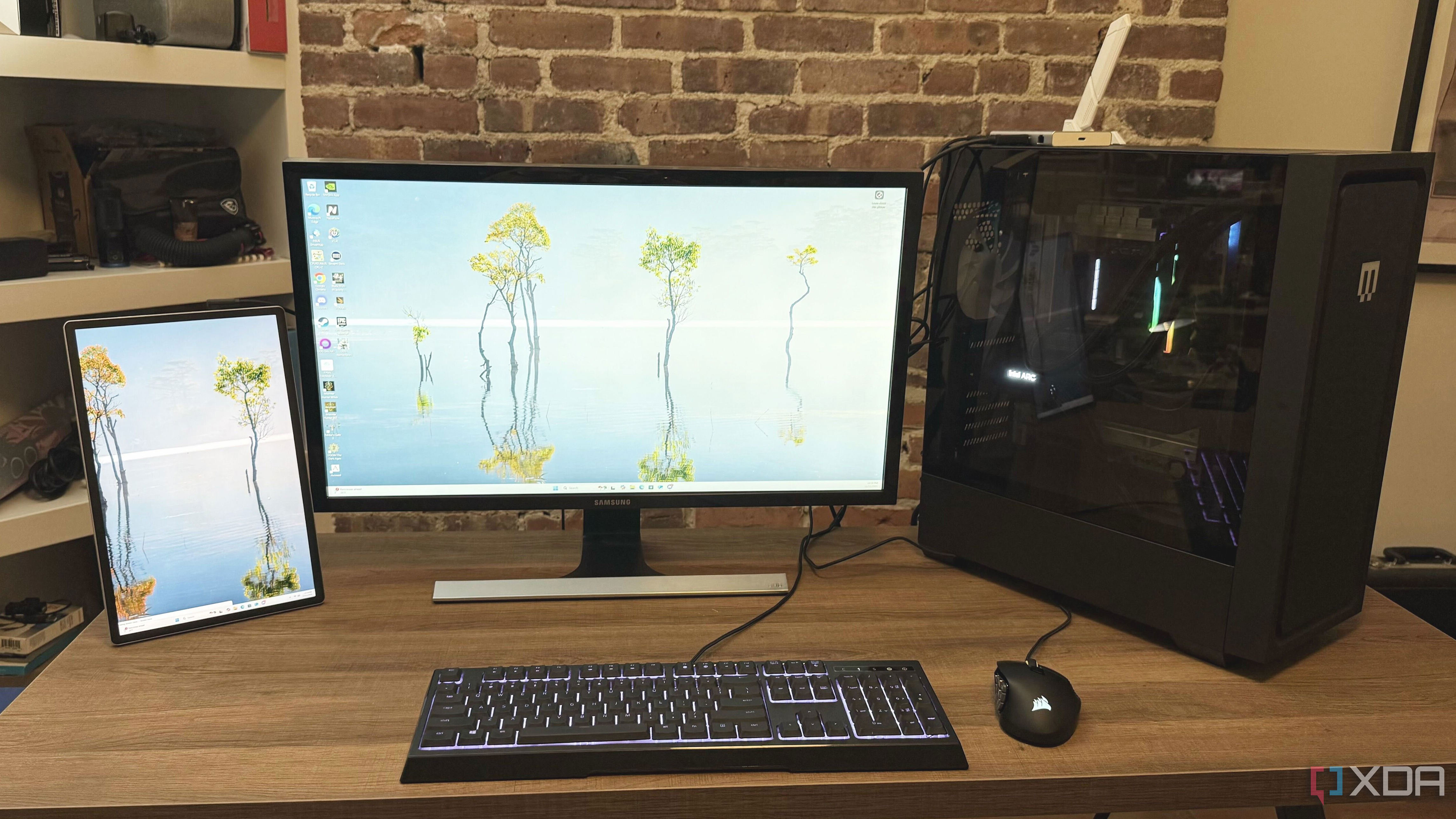 I replaced my tablet with a portable monitor as my gaming sidecar, and ...