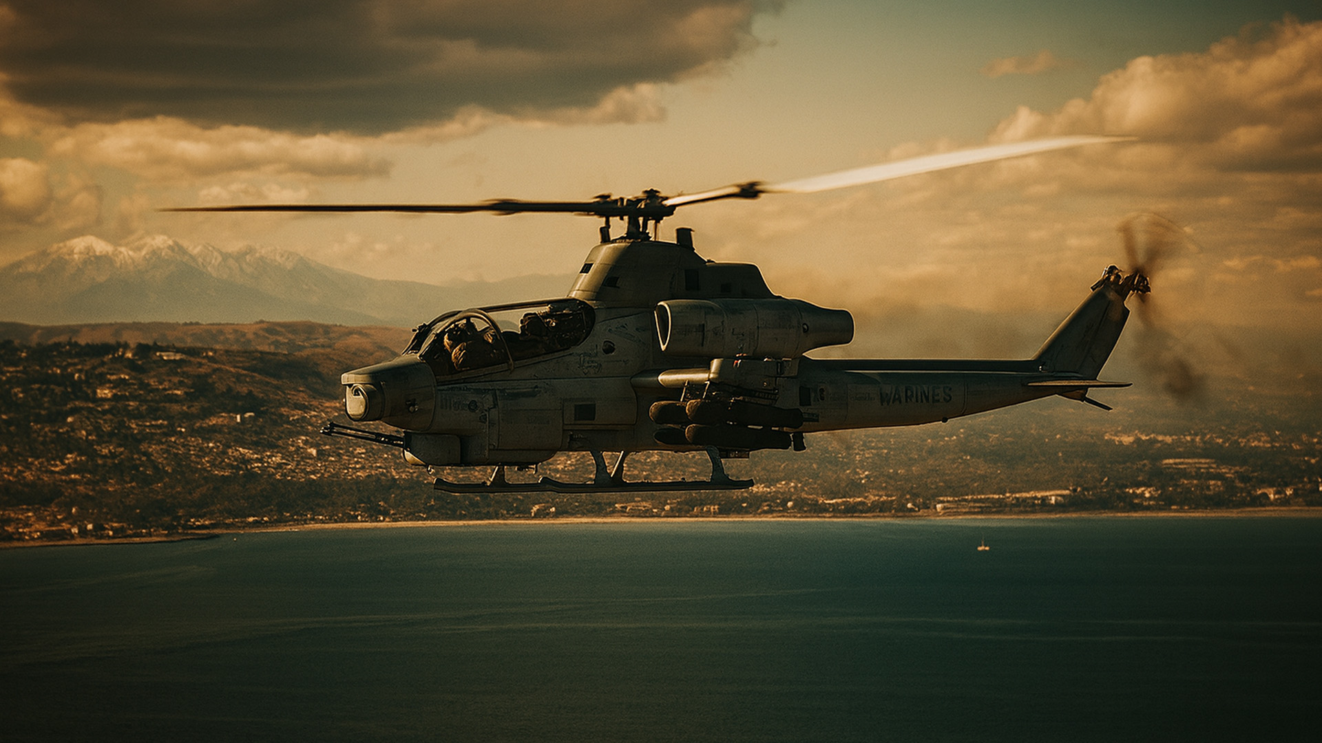 Marines Showcase Amphibious Skills in Public Demonstration