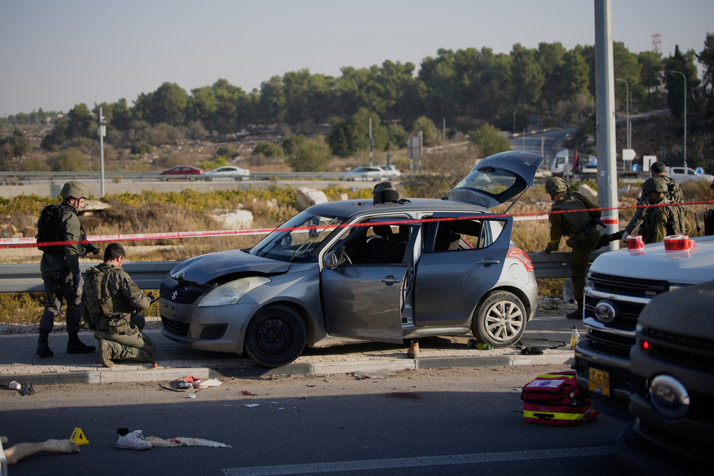 1 Israeli killed and 3 wounded in West Bank stabbing as UN approves ...