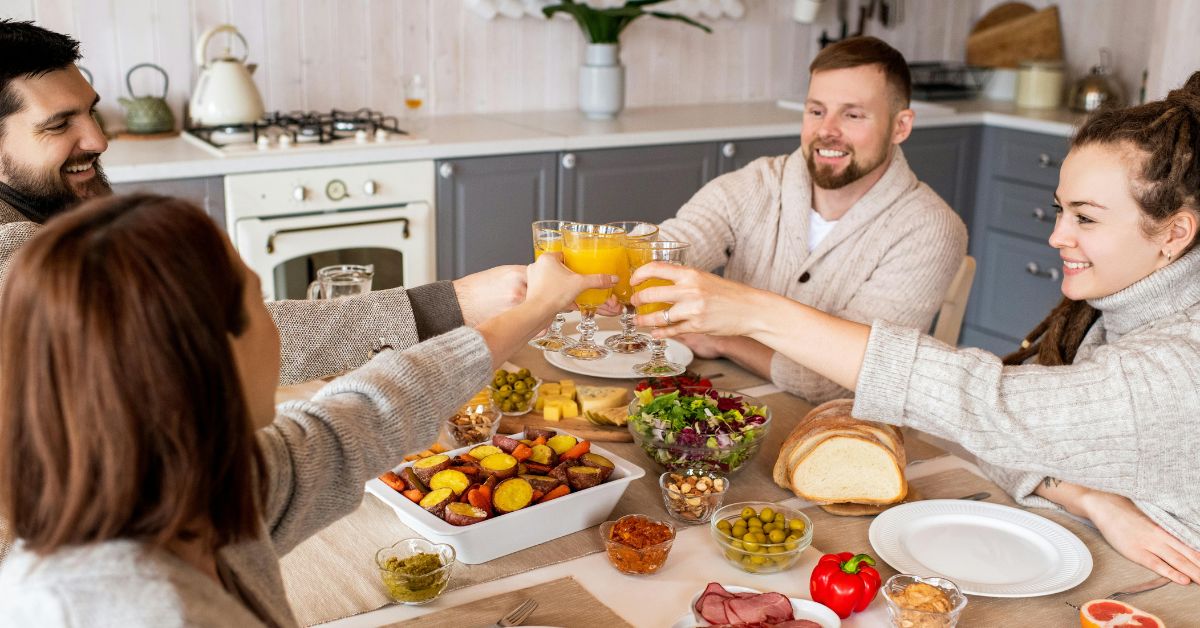 10 Types Of Relatives You'll Encounter At The Holiday Table