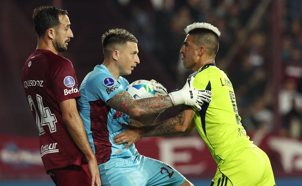 Banda viral de Universidad de Chile en 2025 cruza la vereda: cantará ...