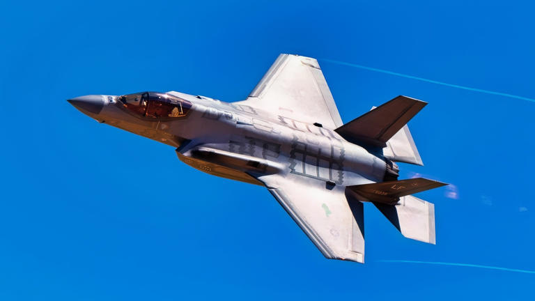 The Air Force can’t build another F-22 Raptor and the F-47 isn’t coming ...