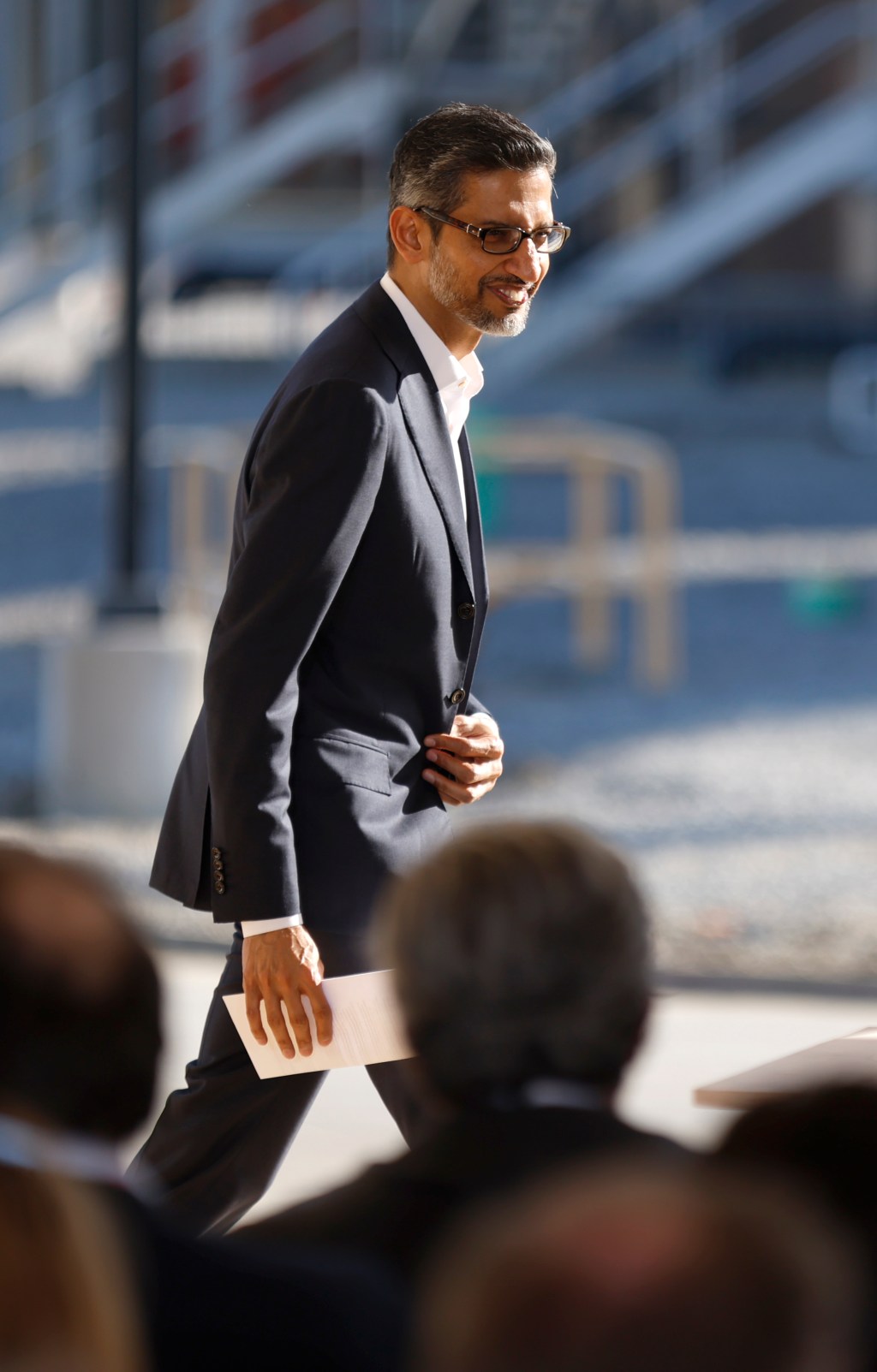 Dow plunges nearly 500 points on fears of AI bubble, waning hope for ...