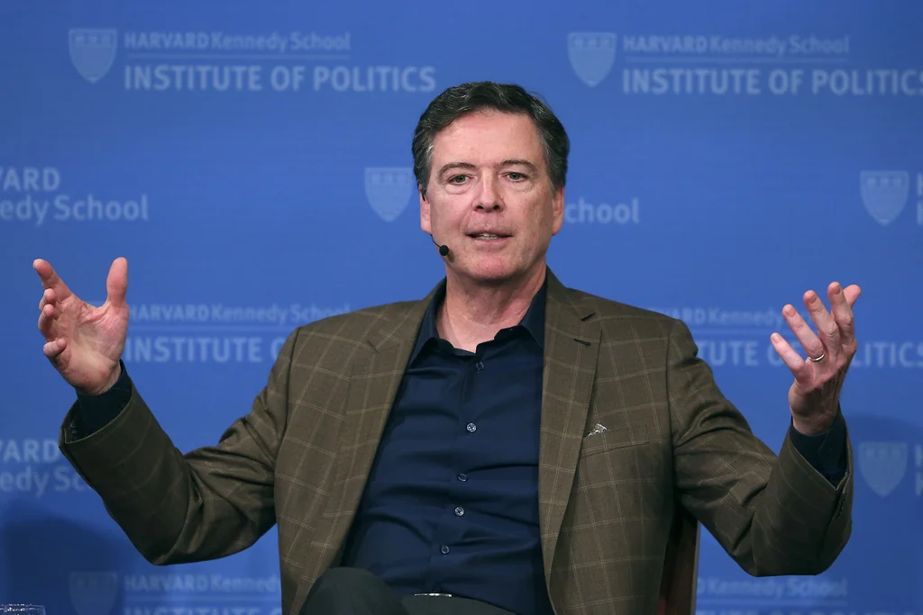 Judge gives DOJ more time to fight release of Comey grand jury records