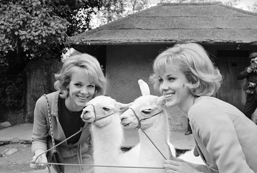 Kessler twins Ellen and Alice, singer-dancers who performed with ...