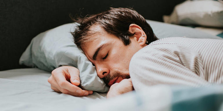 Is using the bathroom frequently at night a sign of sleep apnea? Here’s ...