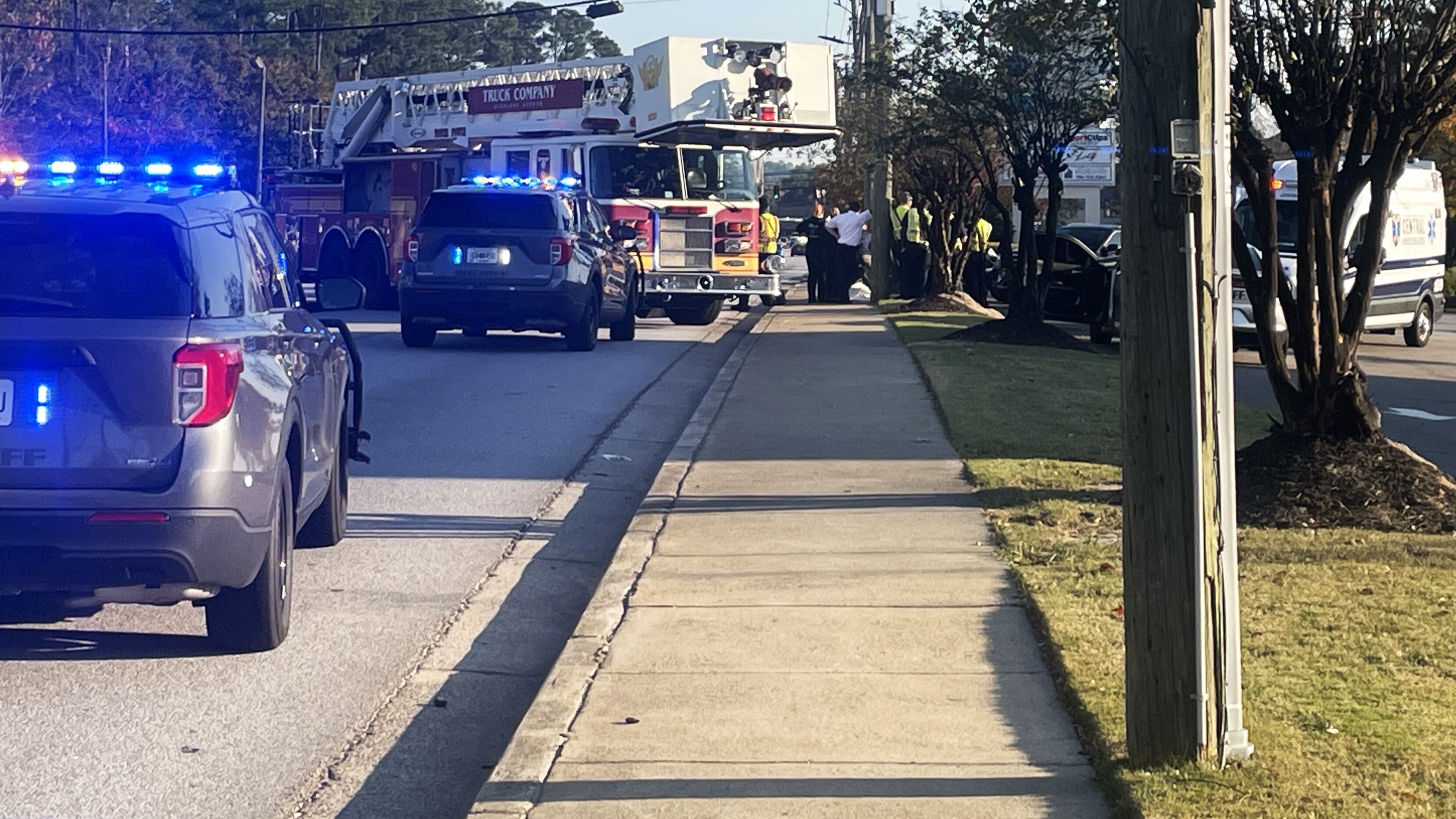 29-year-old man dies in motorcycle crash on Walton Way Extension