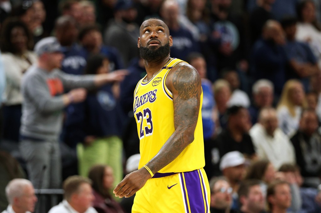 LeBron James makes NBA history move in Lakers–Jazz game
