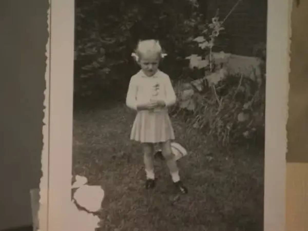 Víctima narra los experimentos de control mental de la CIA en 1958; así ...