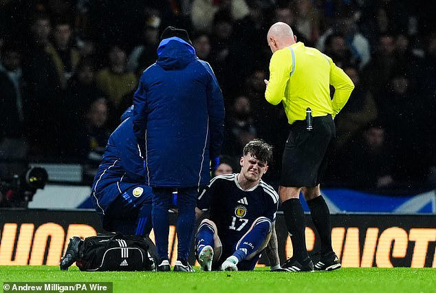 Premier League star in tears as he's taken off on a stretcher in ...
