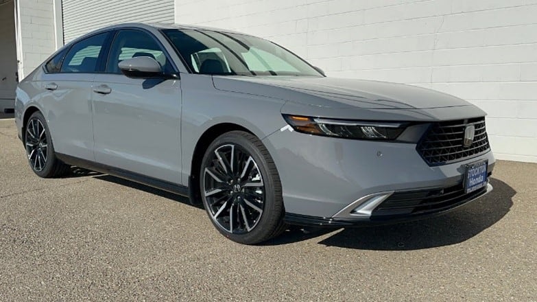 WSP seeks driver after pedestrian injured in Renton hit-and-run