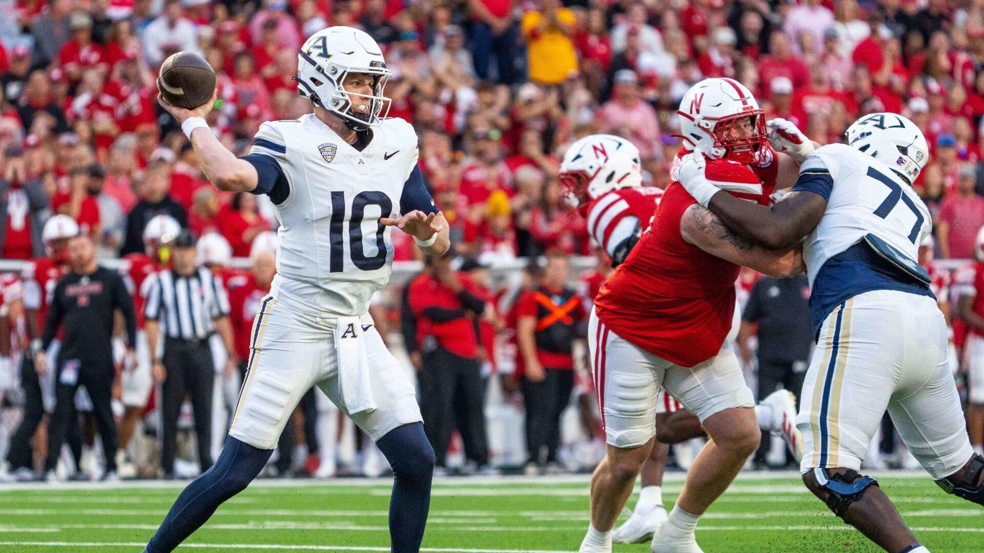 Akron vs. Bowling Green prediction, odds: Week 13 MACtion picks by ...