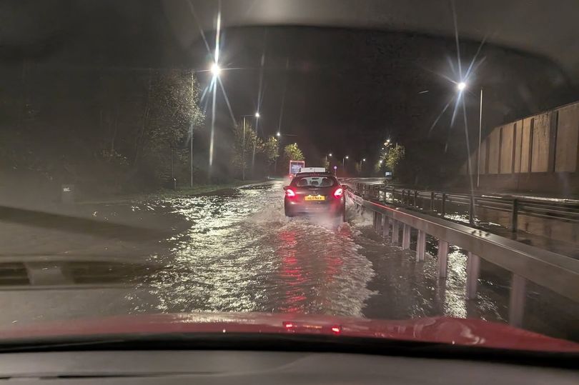 A555 Manchester Airport Relief Road remains CLOSED due to flooding