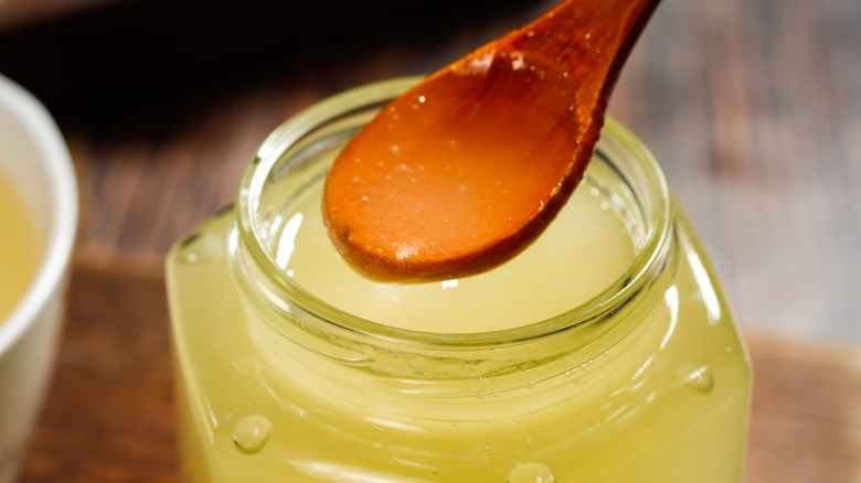 The Wooden Spoon Myth You Shouldn't Believe When It Comes To Honey