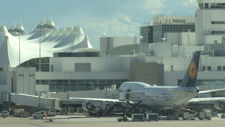 Flights at DIA delayed and cancelled due to weather