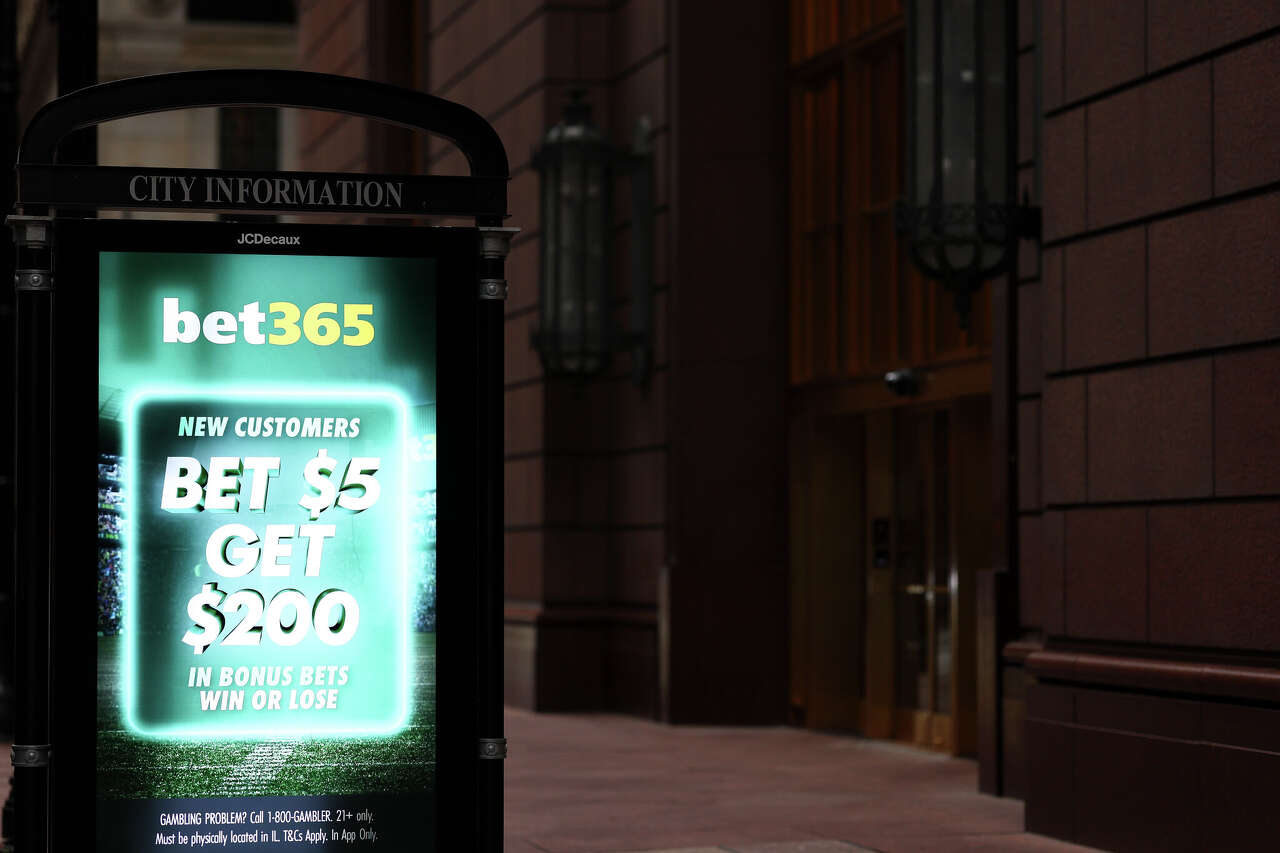 Two new Michigan bills would tighten rules on gambling and sports ...