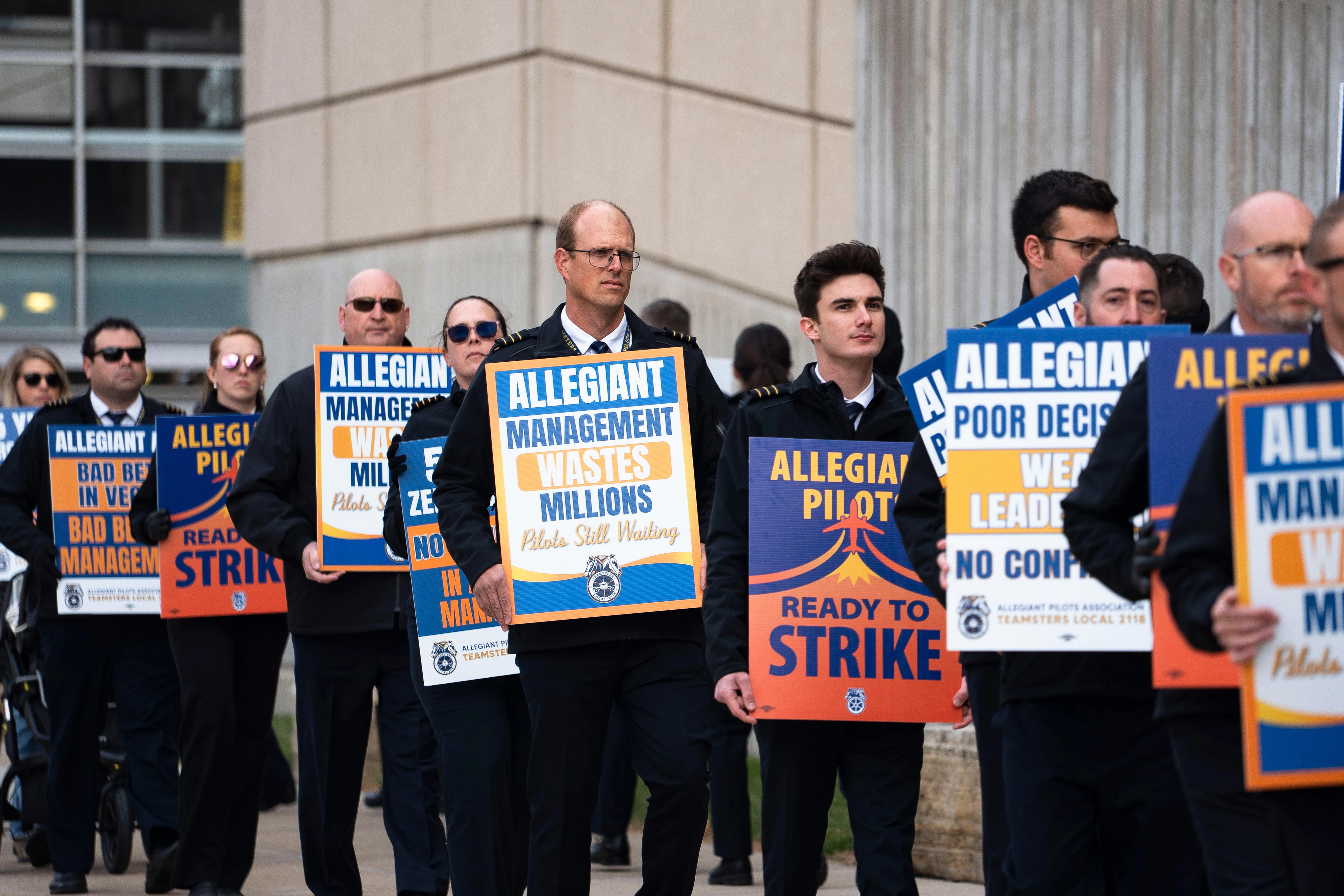 Allegiant pilots picket at Des Moines airport, say next time they may ...