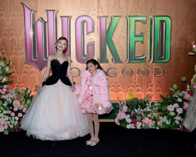 General Hospital's Scarlett Spears Shines Alongside Ariana Grande At ...