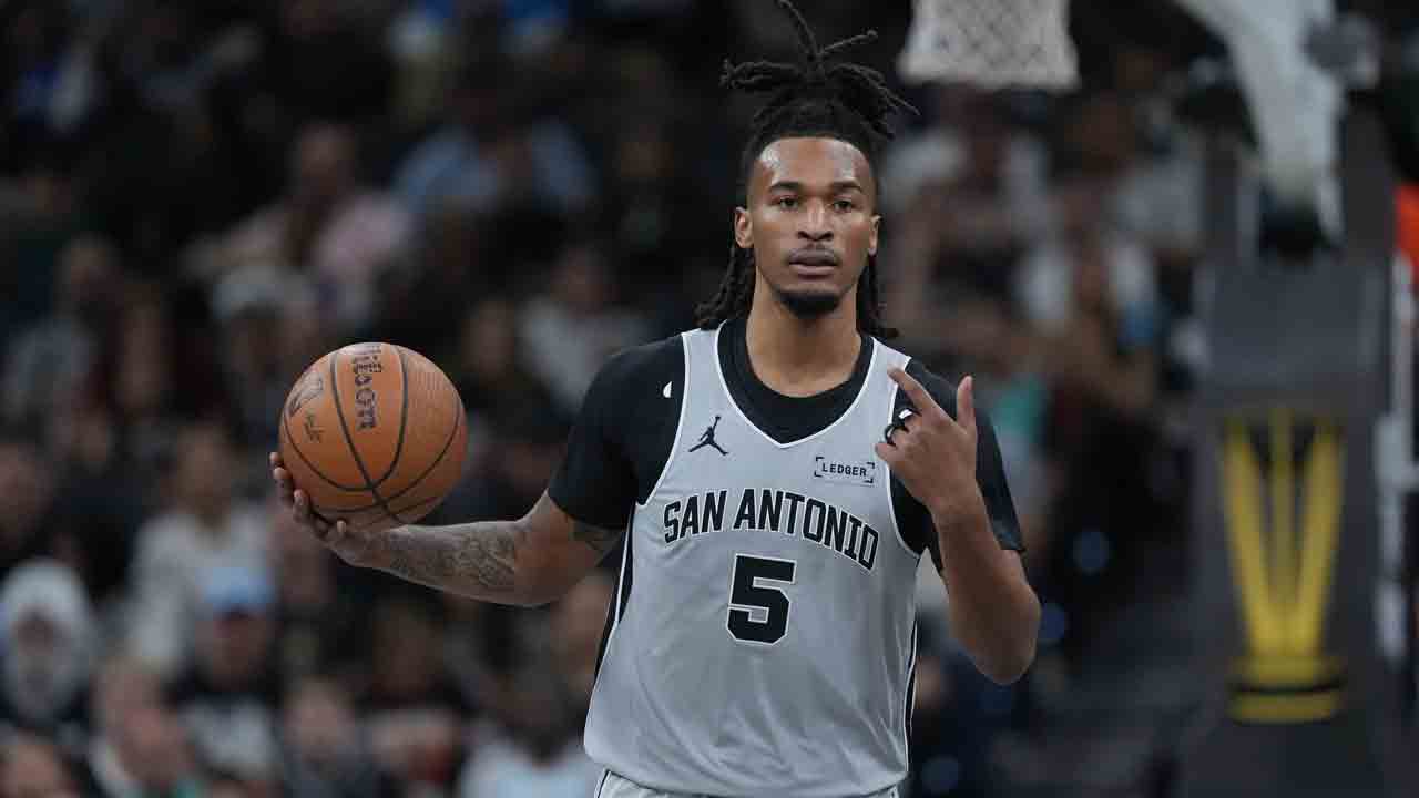 Spurs’ Castle to be re-evaluated in one to two weeks for hip flexor strain
