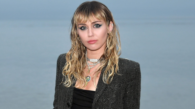 The Obvious Red Flags Billy Ray Cyrus' Marriage To Firerose Would Never ...