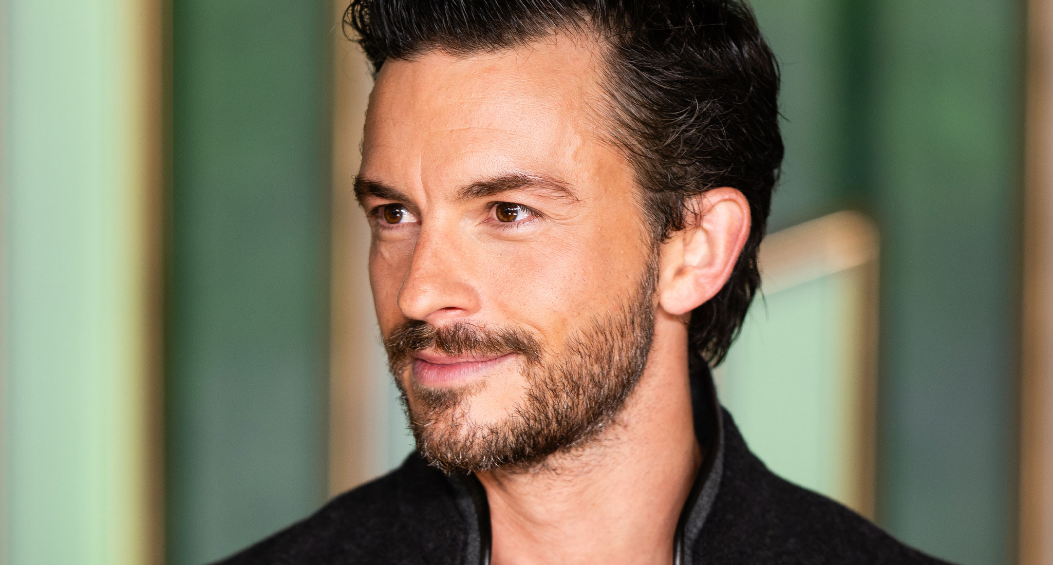 Jonathan Bailey Debuts a New Hairstyle-and We're Swooning