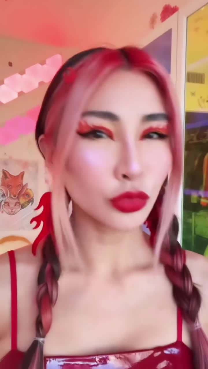 Watch My Fiery Red Makeup Transformation!