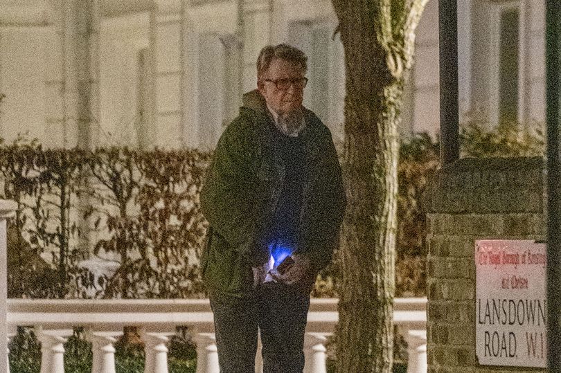 Peter Mandelson in a wee spot of bother after being snapped peeing in ...