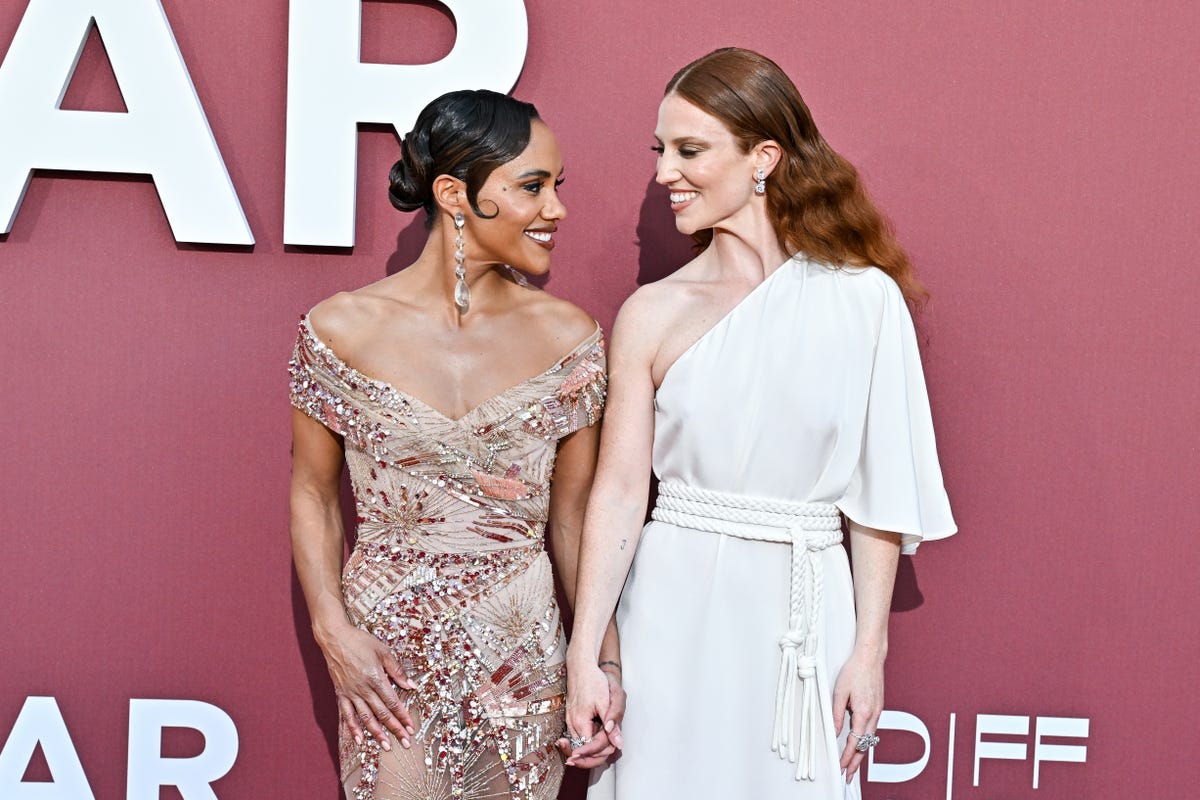 Alex Scott talks about marriage with girlfriend Jess Glynne on I'm a ...